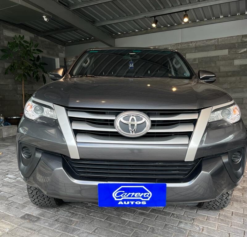 Carrera Autos – Patio de autos desde 1988